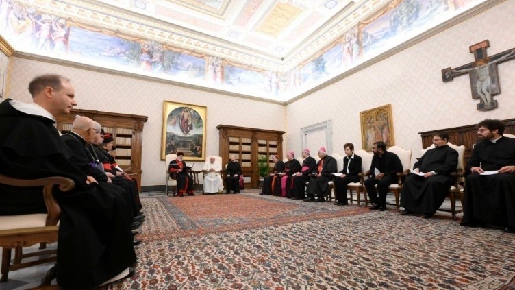2022 11 21 Pope Francis meets Catholicos Patriarch Mar Awa III